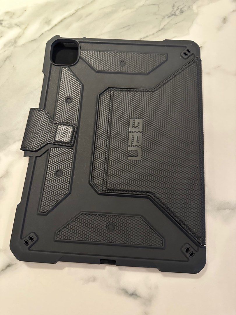 Urban Armour Gear - Metropolis Case, Computers & Tech, Parts ...