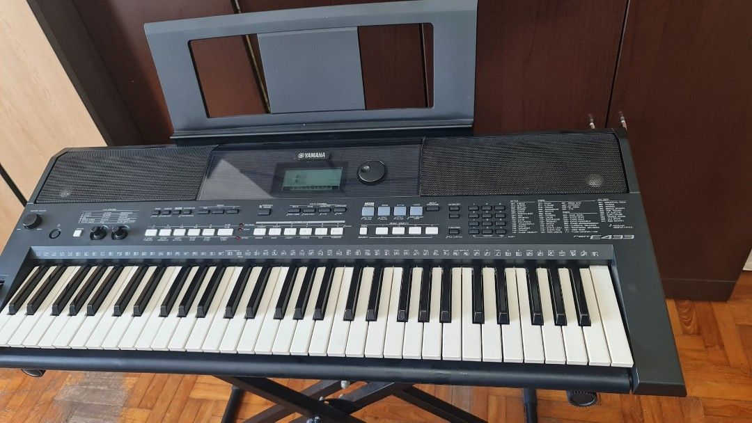 Yamaha Keyboard PSR-E433, Hobbies & Toys, Music & Media, Musical ...