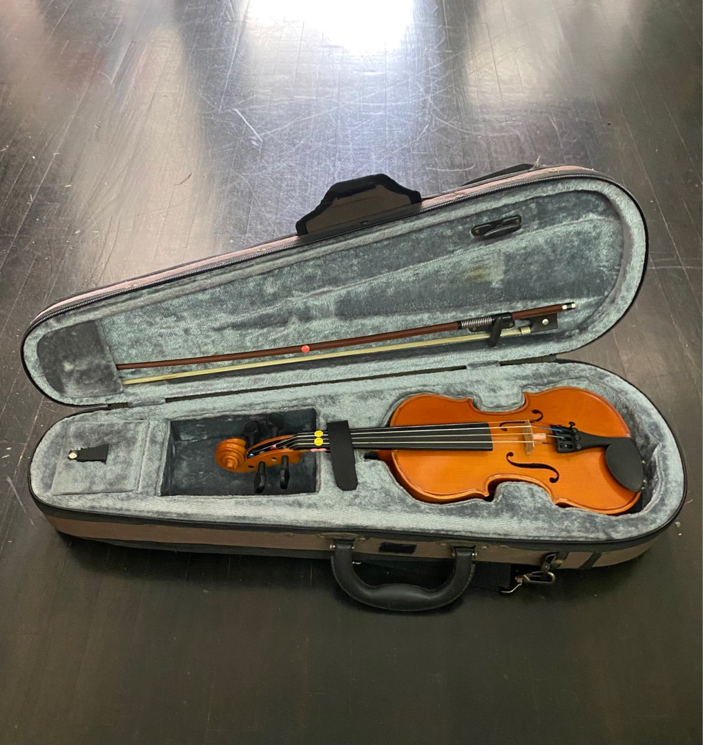 1/10 violin, Hobbies & Toys, Music & Media, Musical Instruments on Carousell