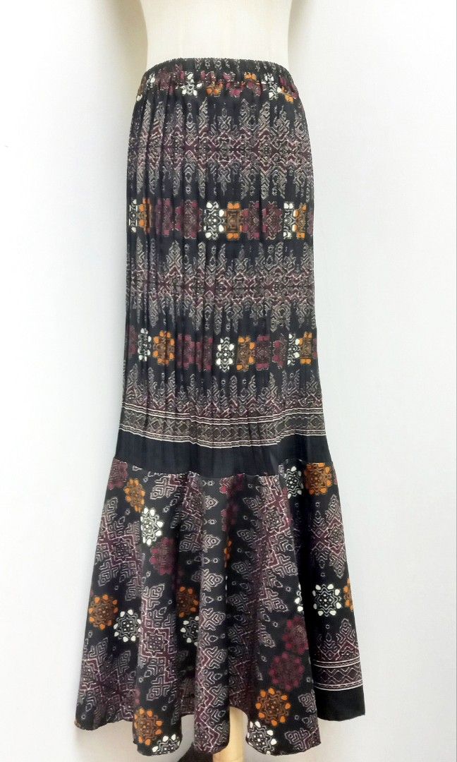 Batik skirt mermaid, Women's Fashion, Muslimah Fashion, Bottoms on ...