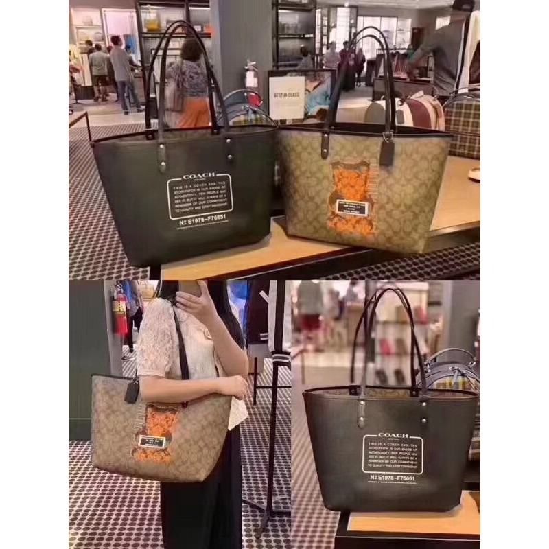 Coach Reversible City Tote in Signature Canvas With Vandal Gummy (Women ...