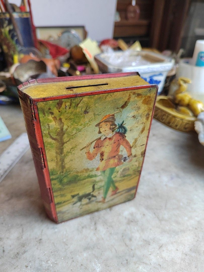 England tin coin box no key, Hobbies & Toys, Collectibles & Memorabilia ...