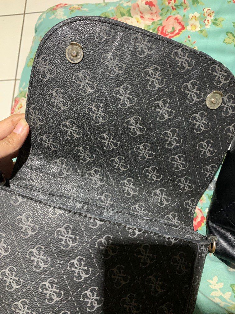 Guess bag original with tag, Barang Mewah, Tas & Dompet di Carousell
