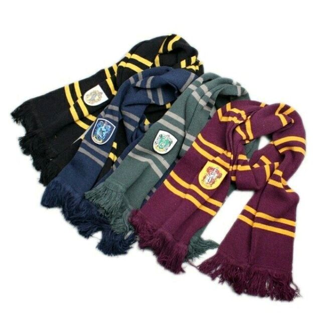 Harry Potter Hogwarts Scarf: Gryffindor, Ravenclaw, Slytherin ...