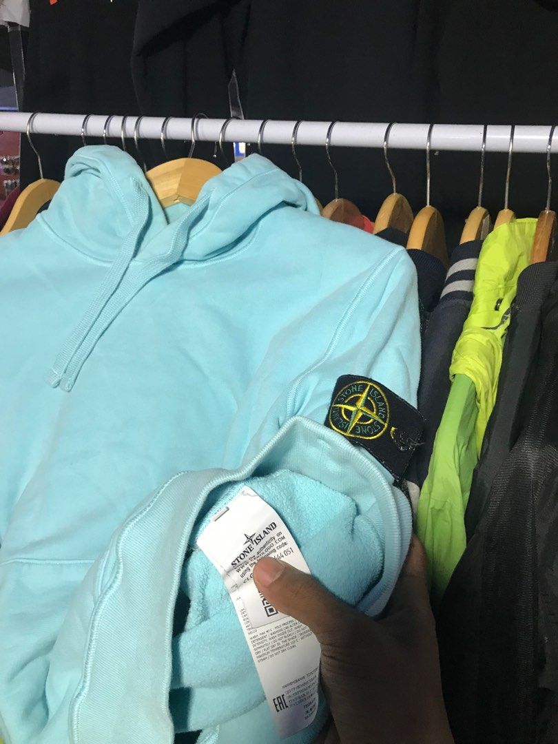 Hodie Stone island blue, Fesyen Pria, Pakaian , Atasan di Carousell