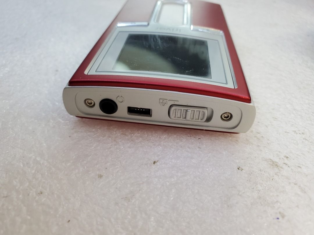 Iriver H10 6GB Portable Digital MP3 Music Player Red (Display Set ...