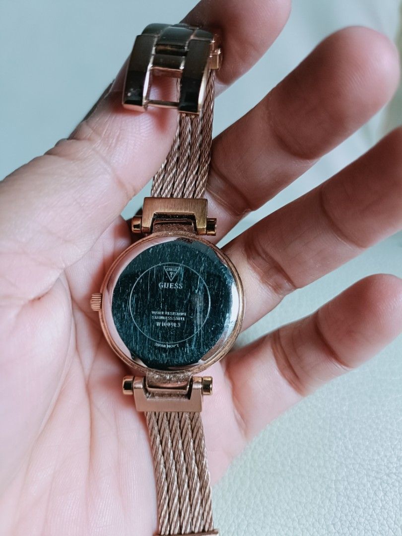 JAM TANGAN Guess W1009L3, Fesyen Wanita, Jam Tangan di Carousell
