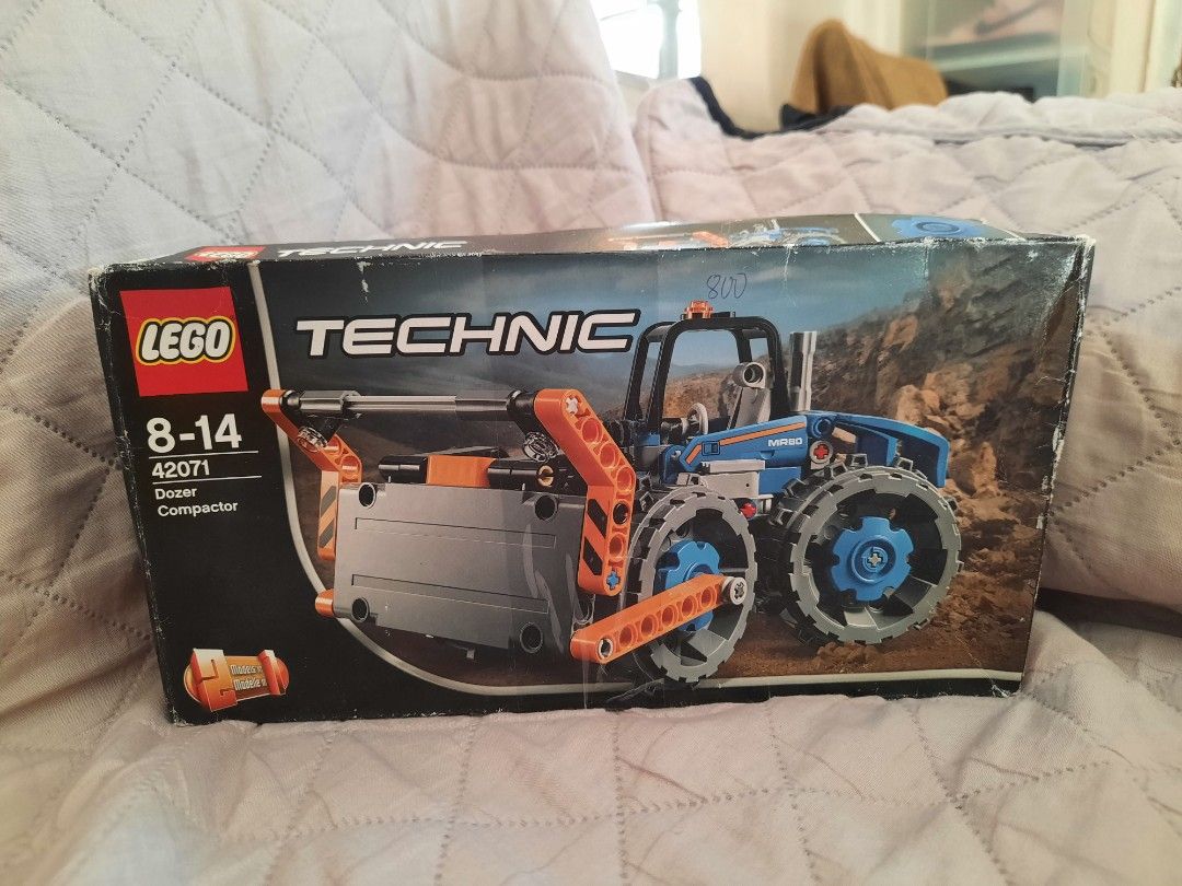 Payday Sale!! Lego Technic Dozer Compactor 2in1 42071 2 in 1, Hobbies ...