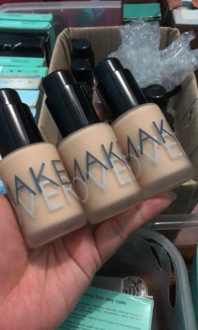 Make Over Foundation, Kesehatan & Kecantikan, Rias Wajah di Carousell