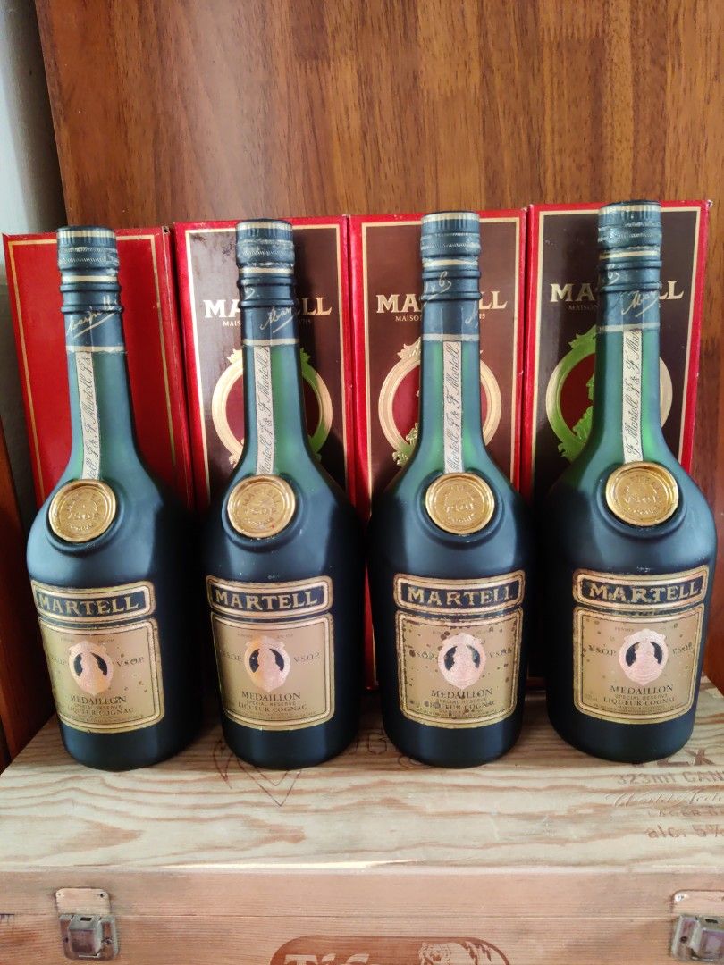MARTELL MEDALLION COGNAC 700ML 1970s, Food & Drinks, Alcoholic ...