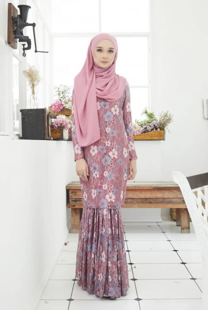 Minimalace Suraya, Women's Fashion, Muslimah Fashion, Baju Kurung ...