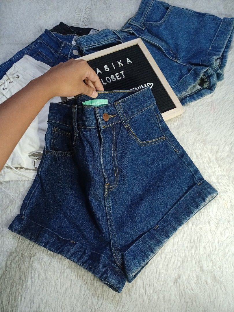 MOSES QUEEN HW SHORT, Women's Fashion, Bottoms, Shorts on Carousell