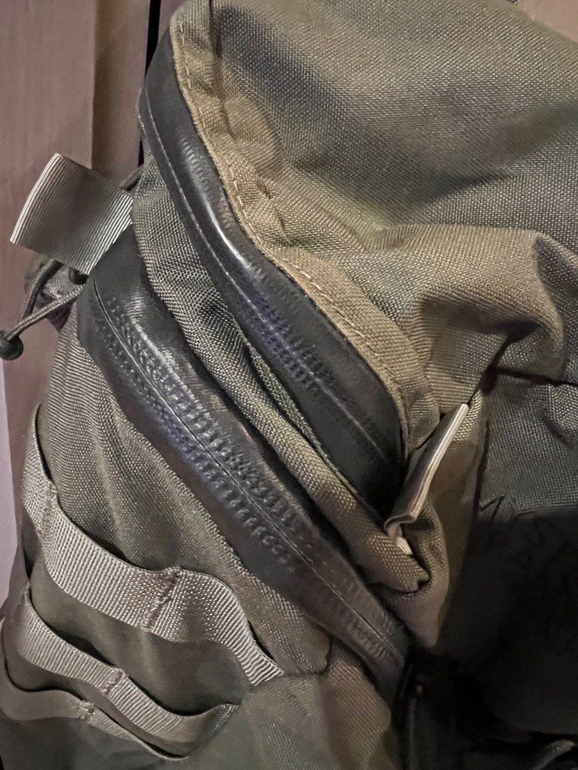 Mystery ranch front backpack, 男裝, 袋, 背包 - Carousell