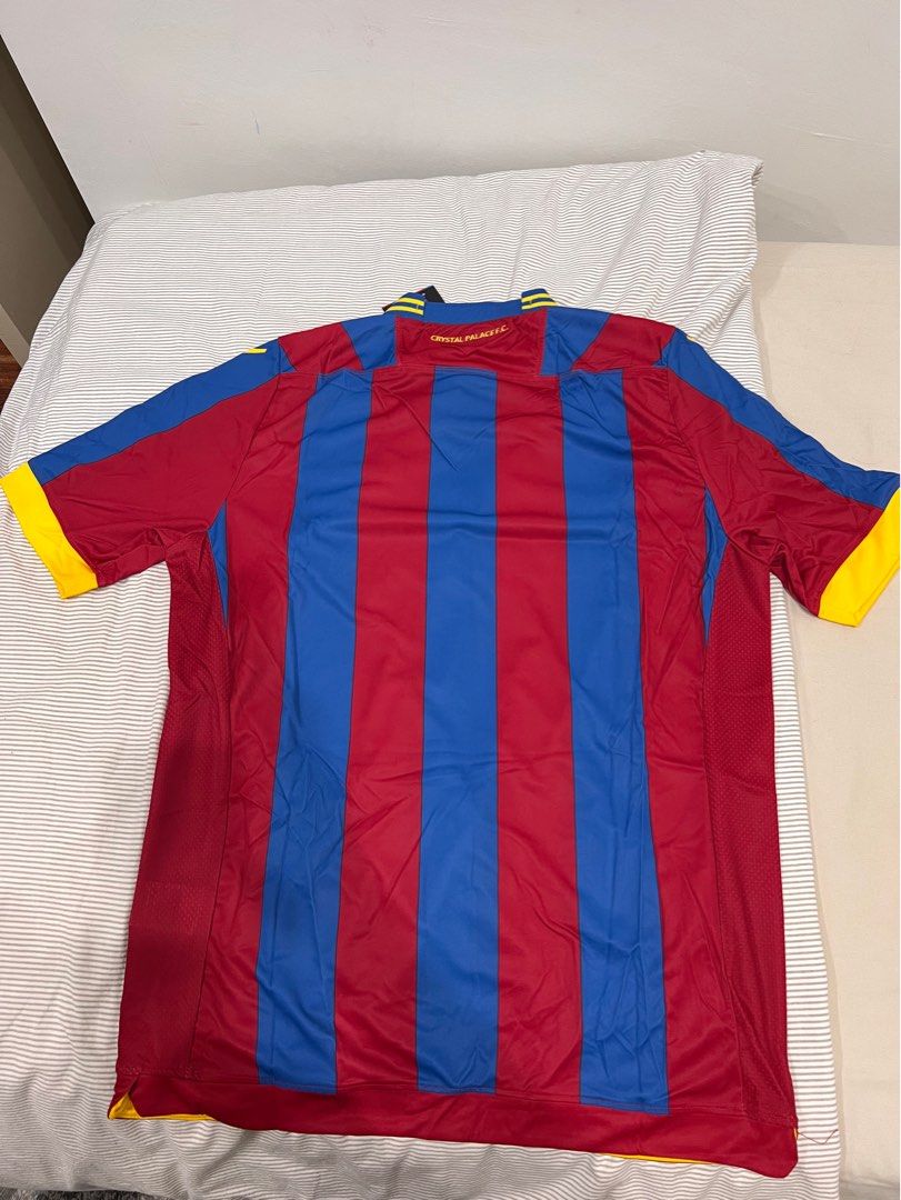 Original Crystal Palace Home Kit, Men's Fashion, Activewear on Carousell