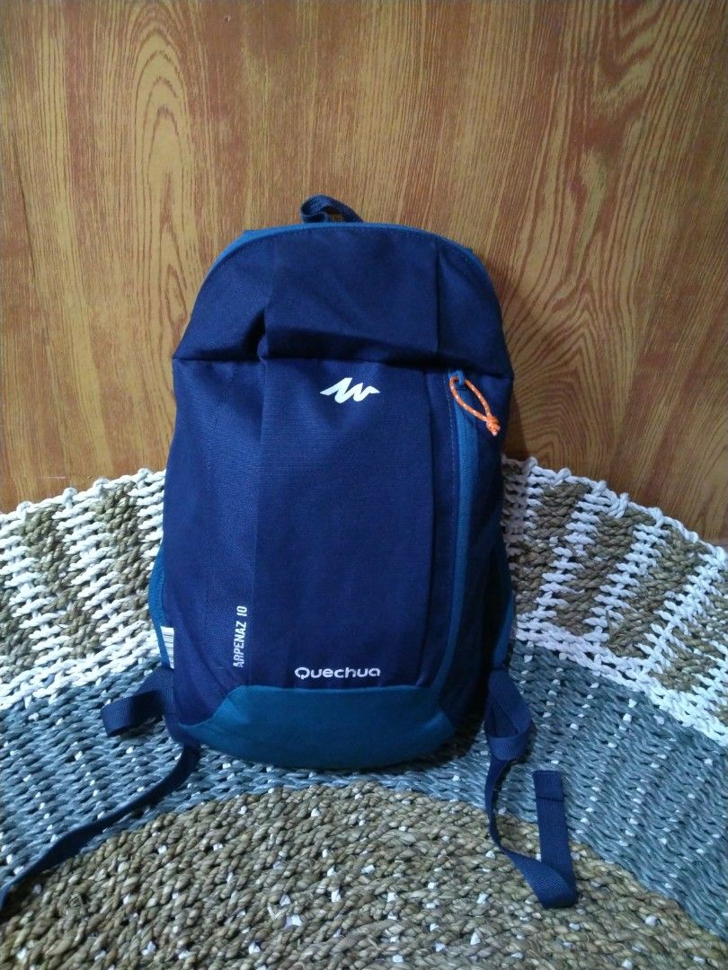 Quechua backpack, Fesyen Pria, Tas & Dompet , Ransel di Carousell