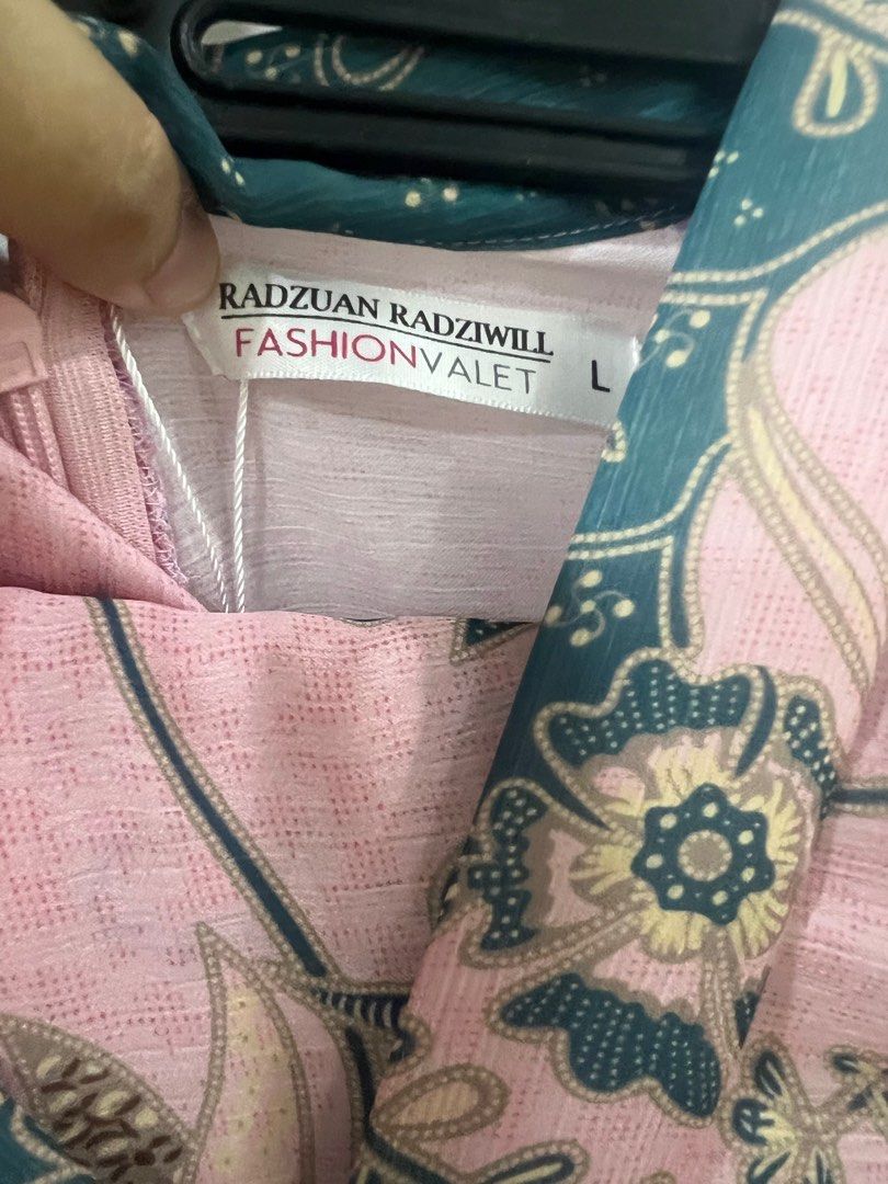Radzuan Radziwill, Women's Fashion, Muslimah Fashion, Baju Kurung & sets on Carousell