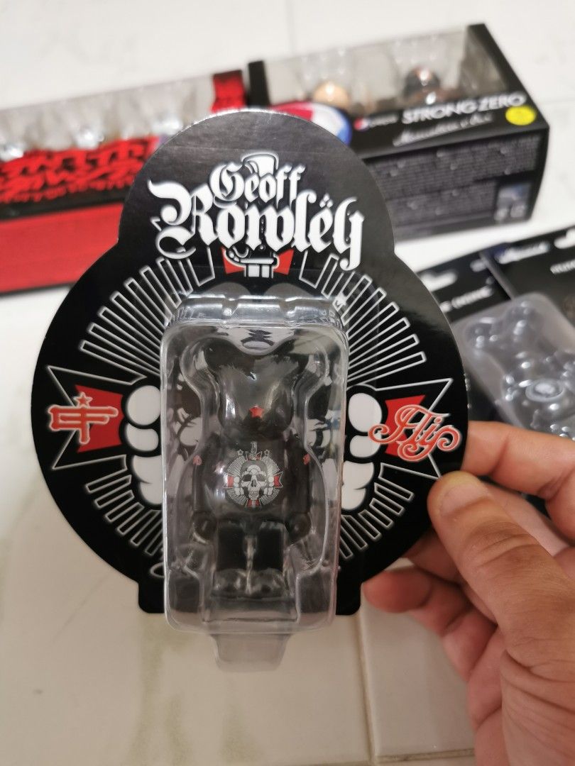 RARE - Bearbrick x David Flores x Geoff Rowley 100%, Hobbies & Toys ...