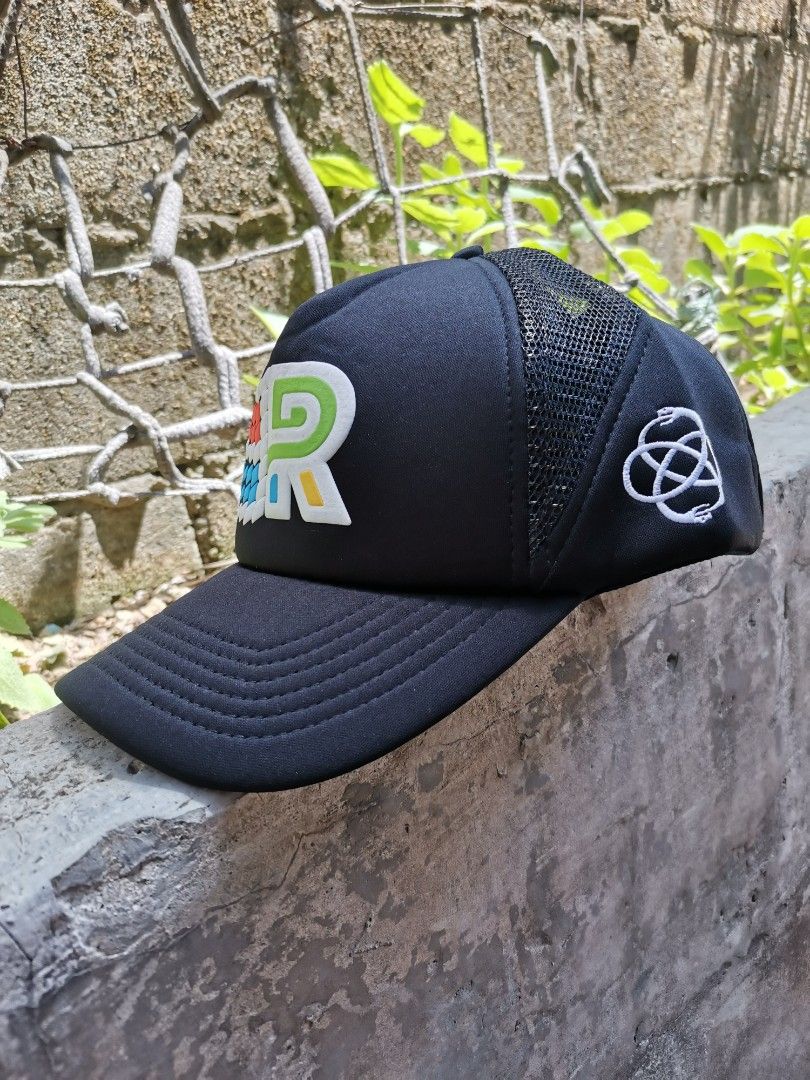 Reference collaboration with windows hat, Men's Fashion, Watches ...