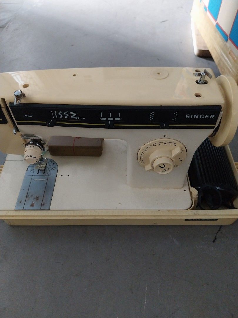 Singer Sewing Machine, Hobbies & Toys, Stationery & Craft, Craft ...
