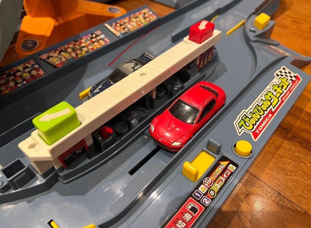 tomica track, Hobbies & Toys, Toys & Games on Carousell