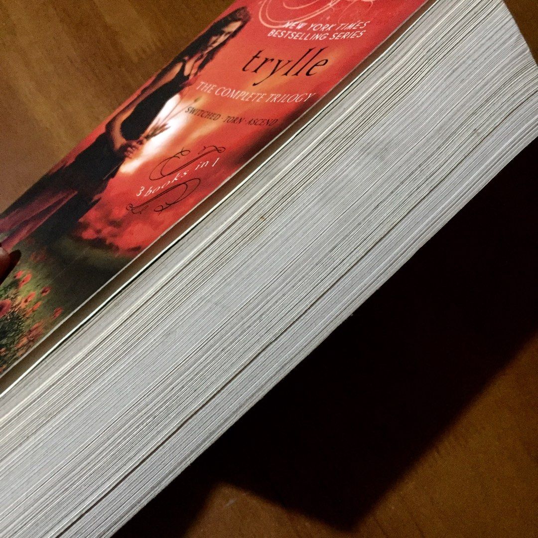 Trylle: The Complete Trilogy (Switched, Torn, Ascend) by Amanda Hocking ...