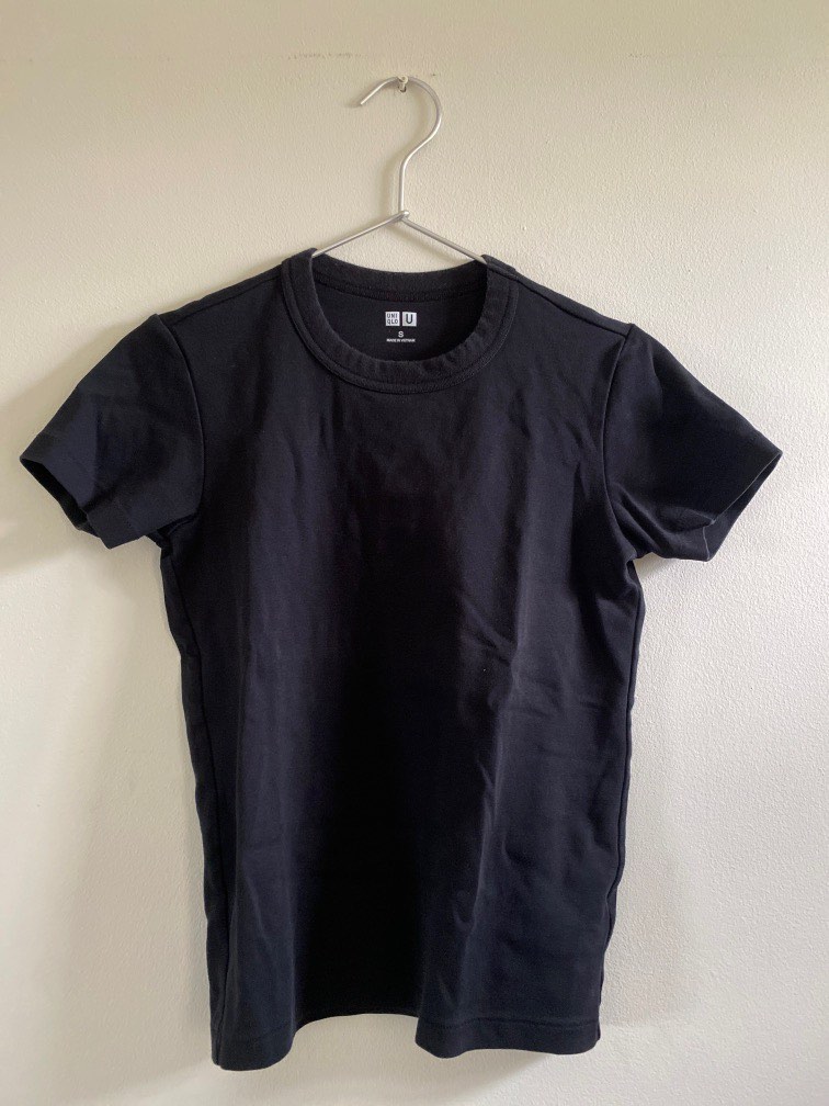 Uniqlo U black tshirt, Women's Fashion, Tops, Shirts on Carousell