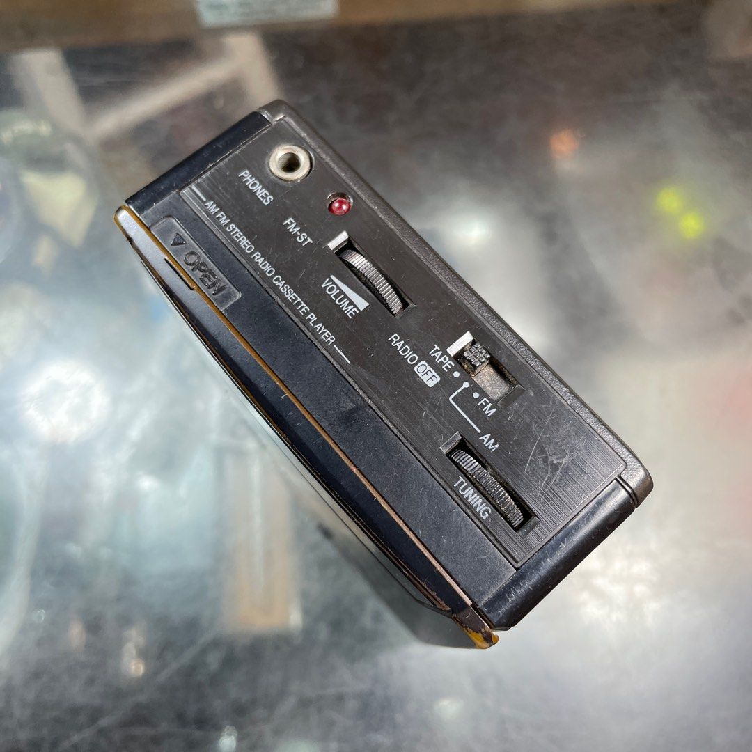 Vintage Retro Toshiba Dyna Bass KT-4021 Stereo Radio Cassette Player Keset Sony Walkman Aiwa ...