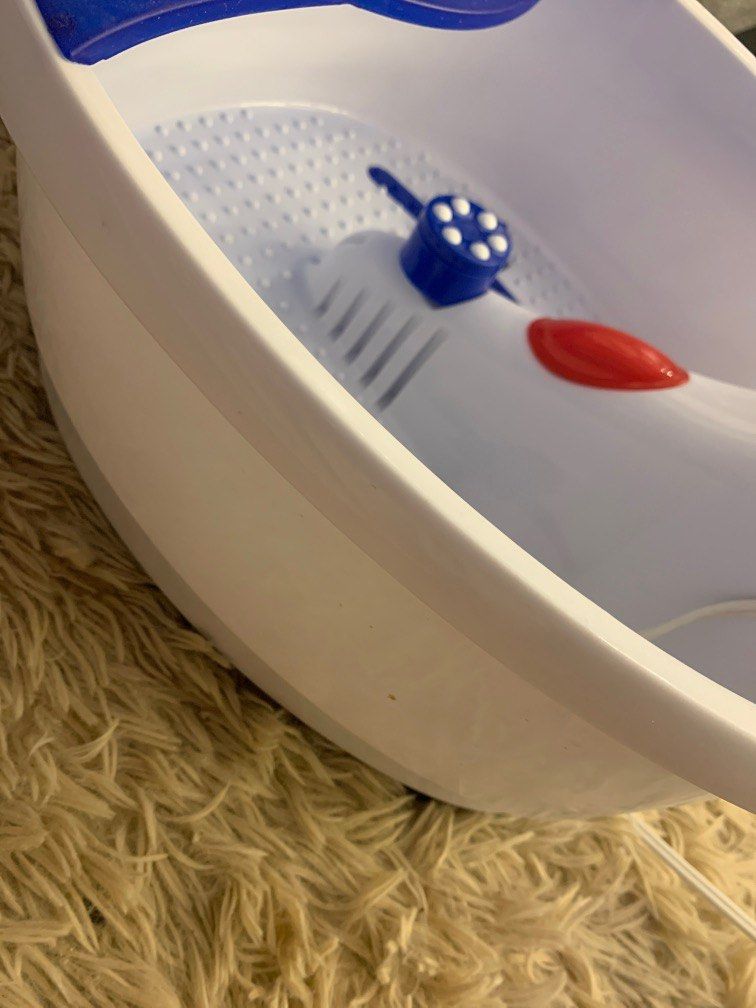 WATSONS bubble foot spa, Beauty & Personal Care, Foot Care on Carousell