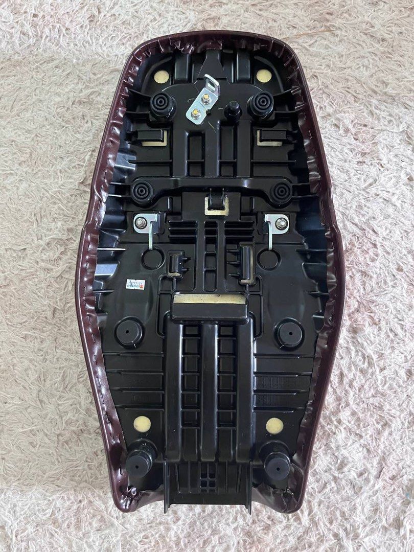 Yamaha Xsr original custom leather seat, Motorcycles, Motorcycle ...