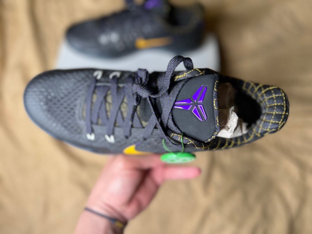 台灣賣家 全新現貨 黑曼巴 柯比 Nike Kobe 11 Carpe Diem 紫金限定版 籃球鞋, 他的時尚, 鞋類, 運動鞋、球鞋在旋轉拍賣
