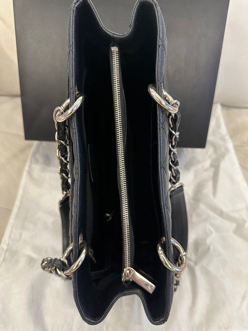 Authentic Chanel GST, Women's Fashion, Bags & Wallets, Tote Bags on ...