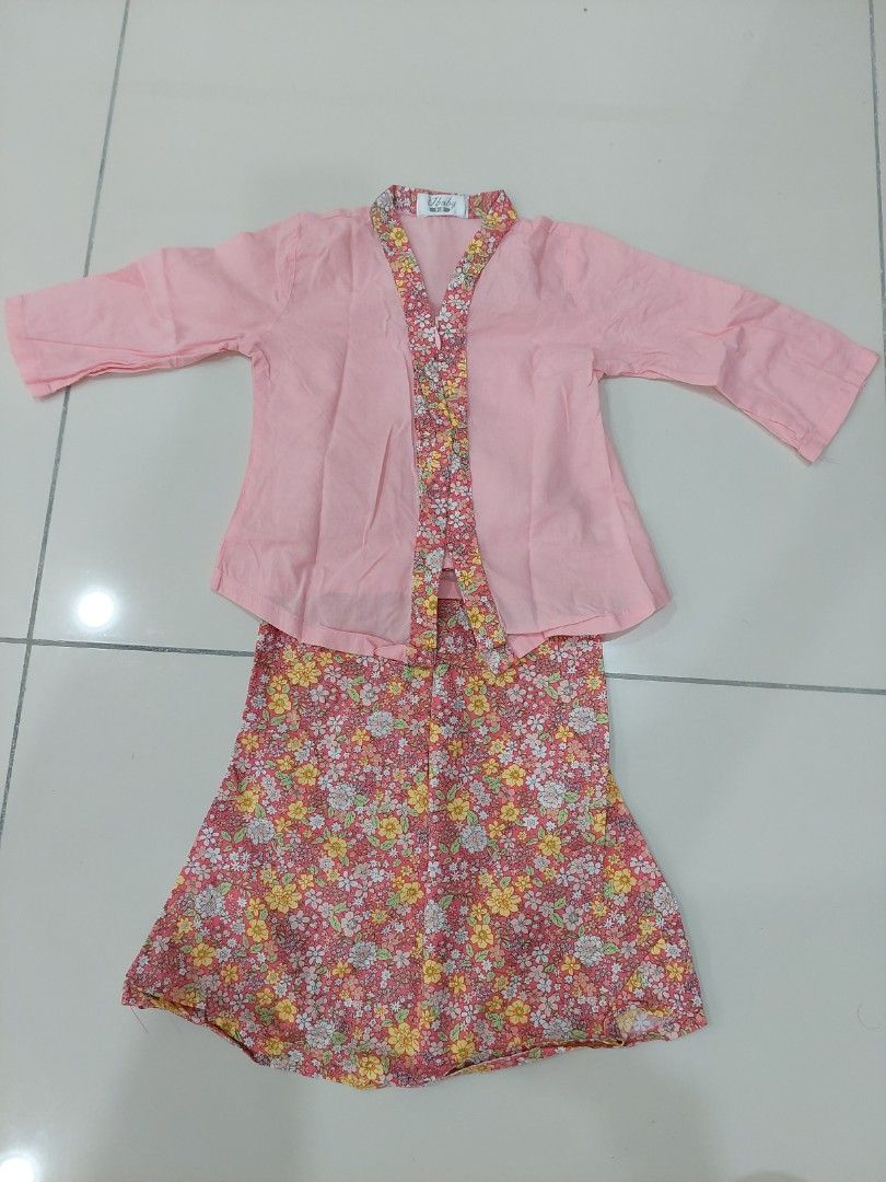 Baju kebaya baby [1 tahun], Babies & Kids, Babies & Kids Fashion on ...