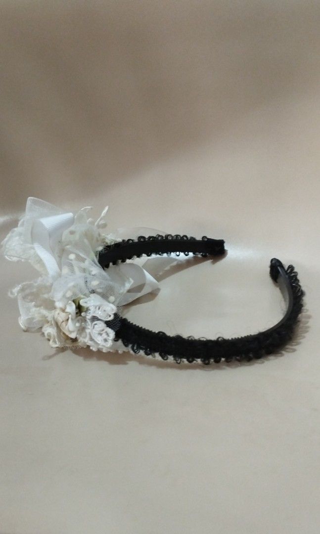 Bando bunga putih dan hitam, Bayi & Anak, Lainnya di Carousell