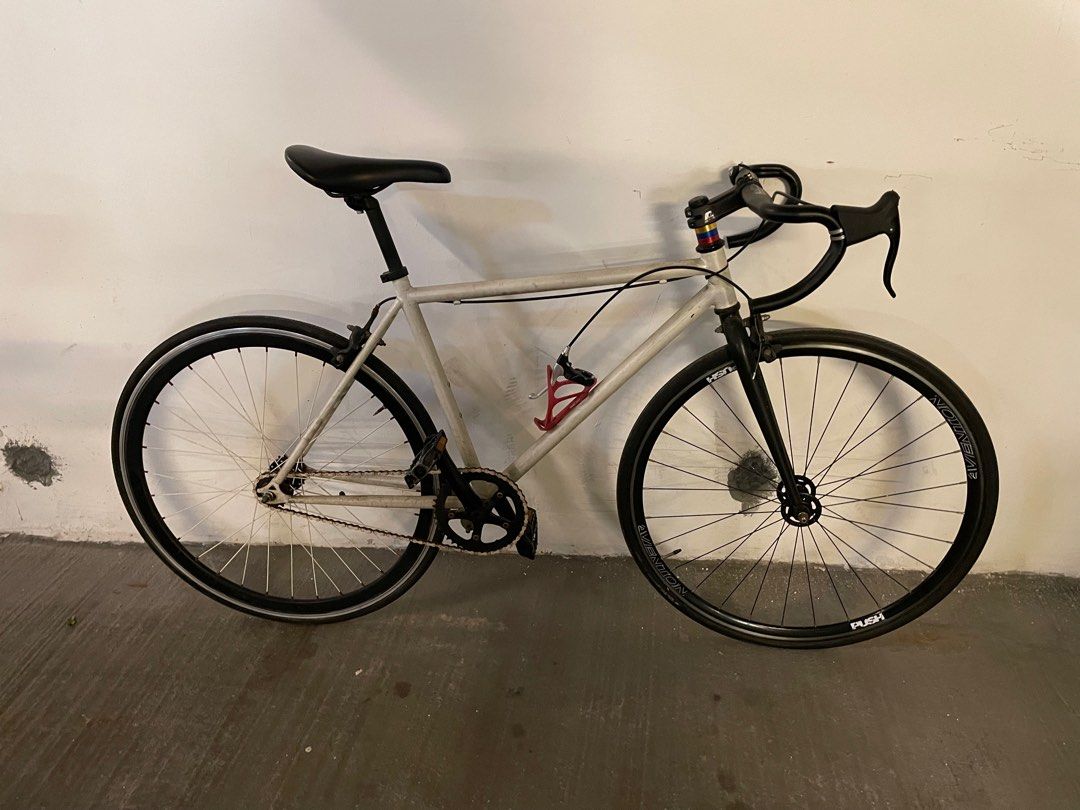 Brandless Fixie, Sports Equipment, Bicycles & Parts, Bicycles on Carousell