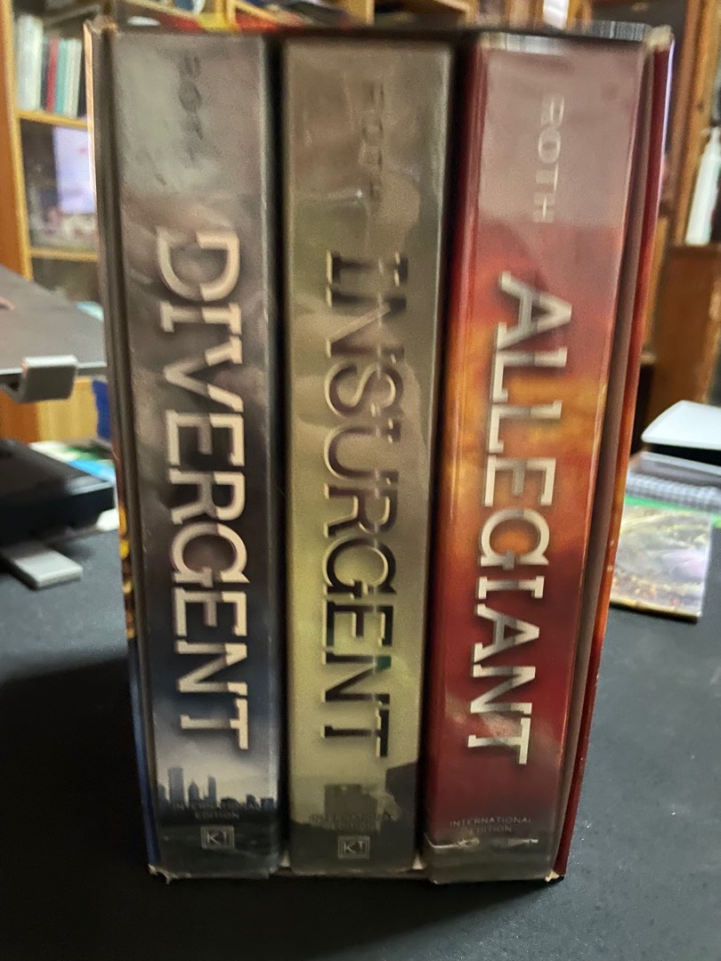 Divergent Boxed Set + Four on Carousell