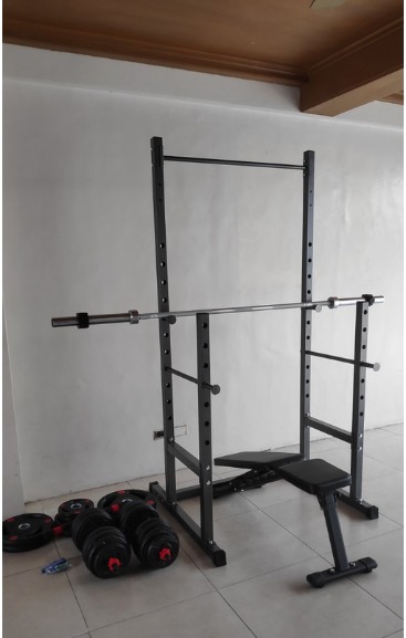 Half rack power rack with safety spotter bars and pull up bar, Sports ...