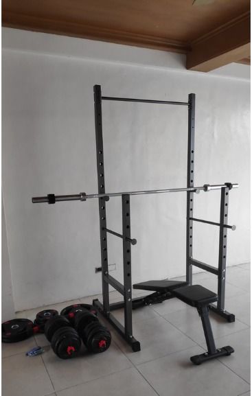 Half rack power rack with safety spotter bars and pull up bar, Sports ...