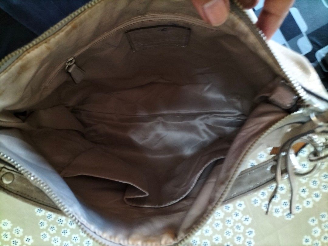 Hangbag Coach raya, Women's Fashion, Bags & Wallets, Shoulder Bags on ...