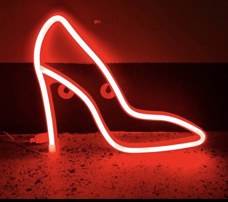 High heels lamp, Antik, Pajangan di Carousell