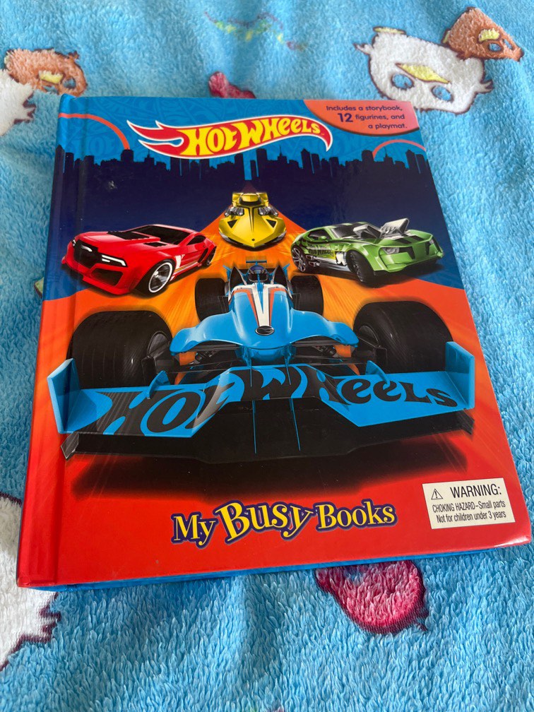 Hot wheels Book with play figurines, Hobbies & Toys, Books & Magazines ...