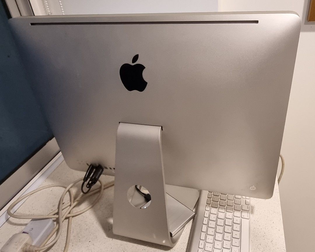 iMac 21.5 inch, Computers & Tech, Desktops on Carousell