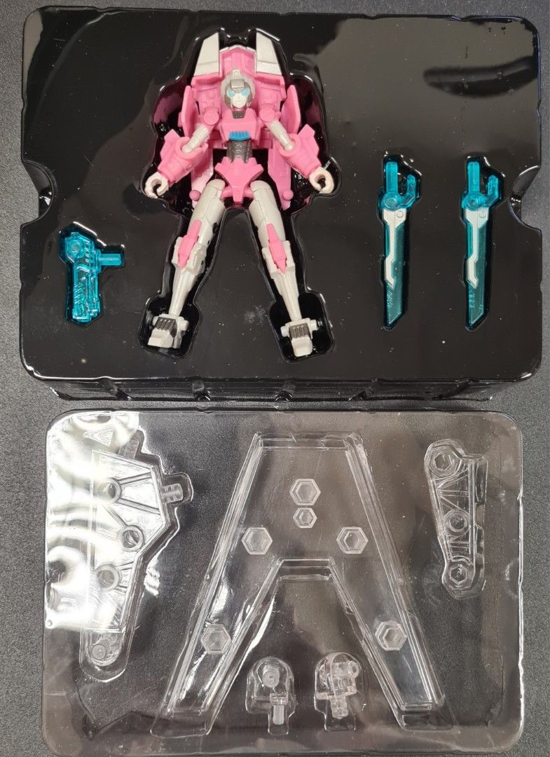 Iron Factory IF-EX16 Pink Assassin (Teeny Tiny Arcee), Hobbies & Toys ...