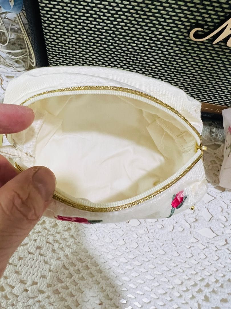 Japanese beautiful pouch ( Each Rm20), Women's Fashion, Bags & Wallets ...