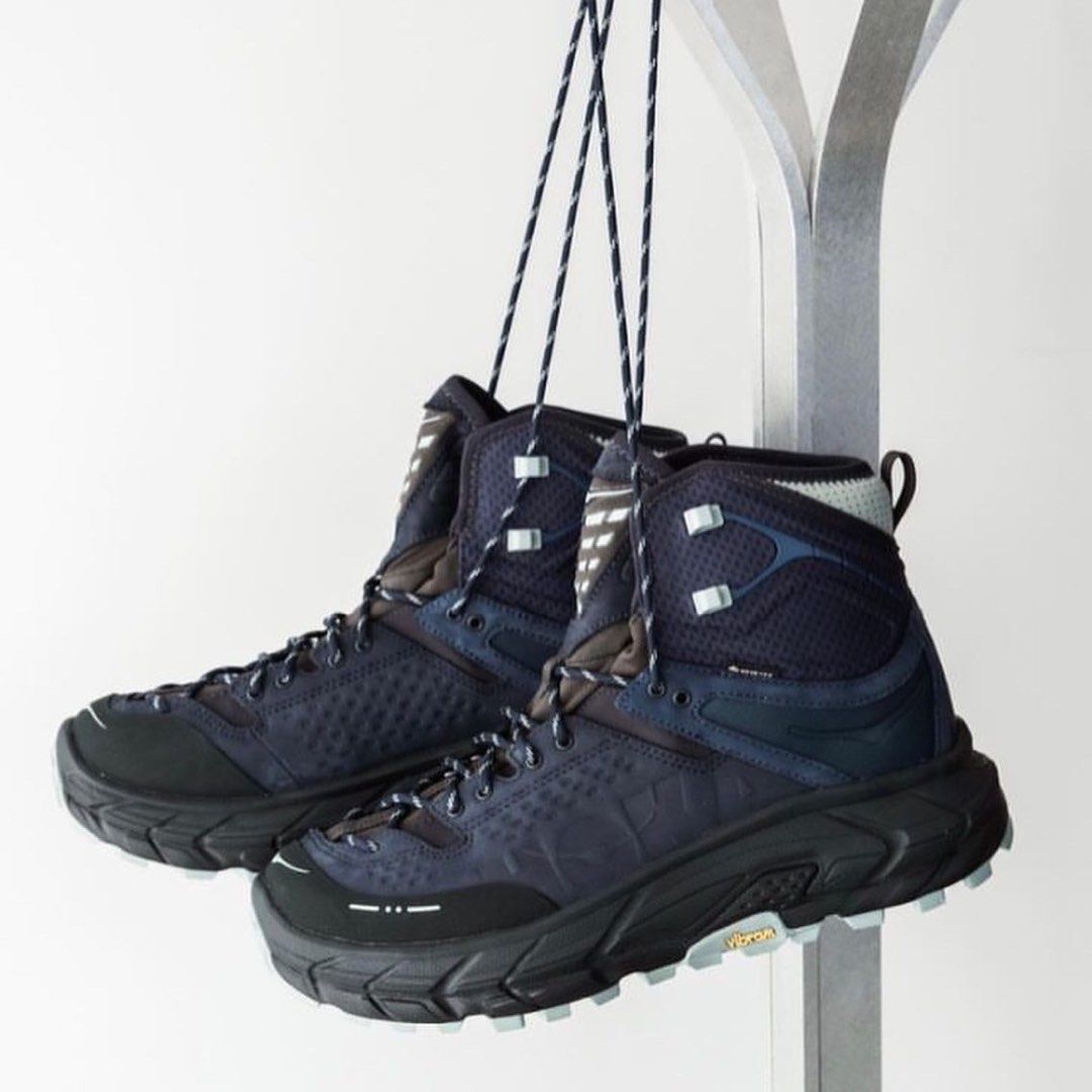 JLAL x Hoka One One Tor Ultra Hi High Lo Low bodega, 男裝, 鞋, 靴 - Carousell