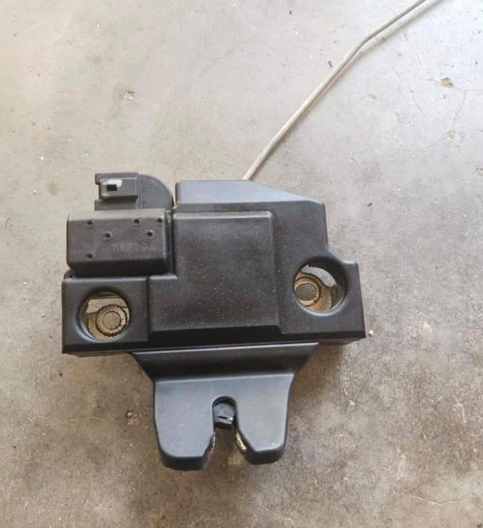 LOCK REAR BONET 3PIN ORIGINAL TOYOTA PNP VIOS NCP93, Auto Accessories ...