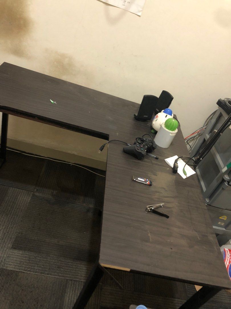 Meja L meja letter L, Perabotan Rumah di Carousell