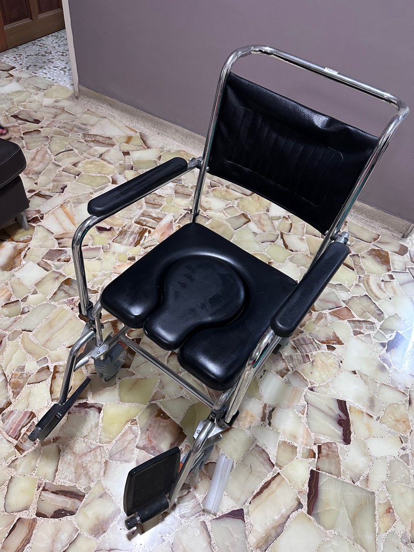 New commode (Never used), Health & Nutrition, Assistive & Rehabilatory ...