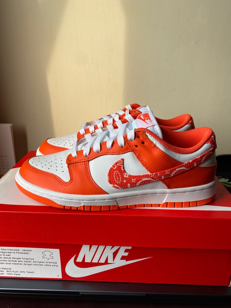 Nike dunk low orange paisley, Fesyen Pria, Sepatu , Sneakers di Carousell
