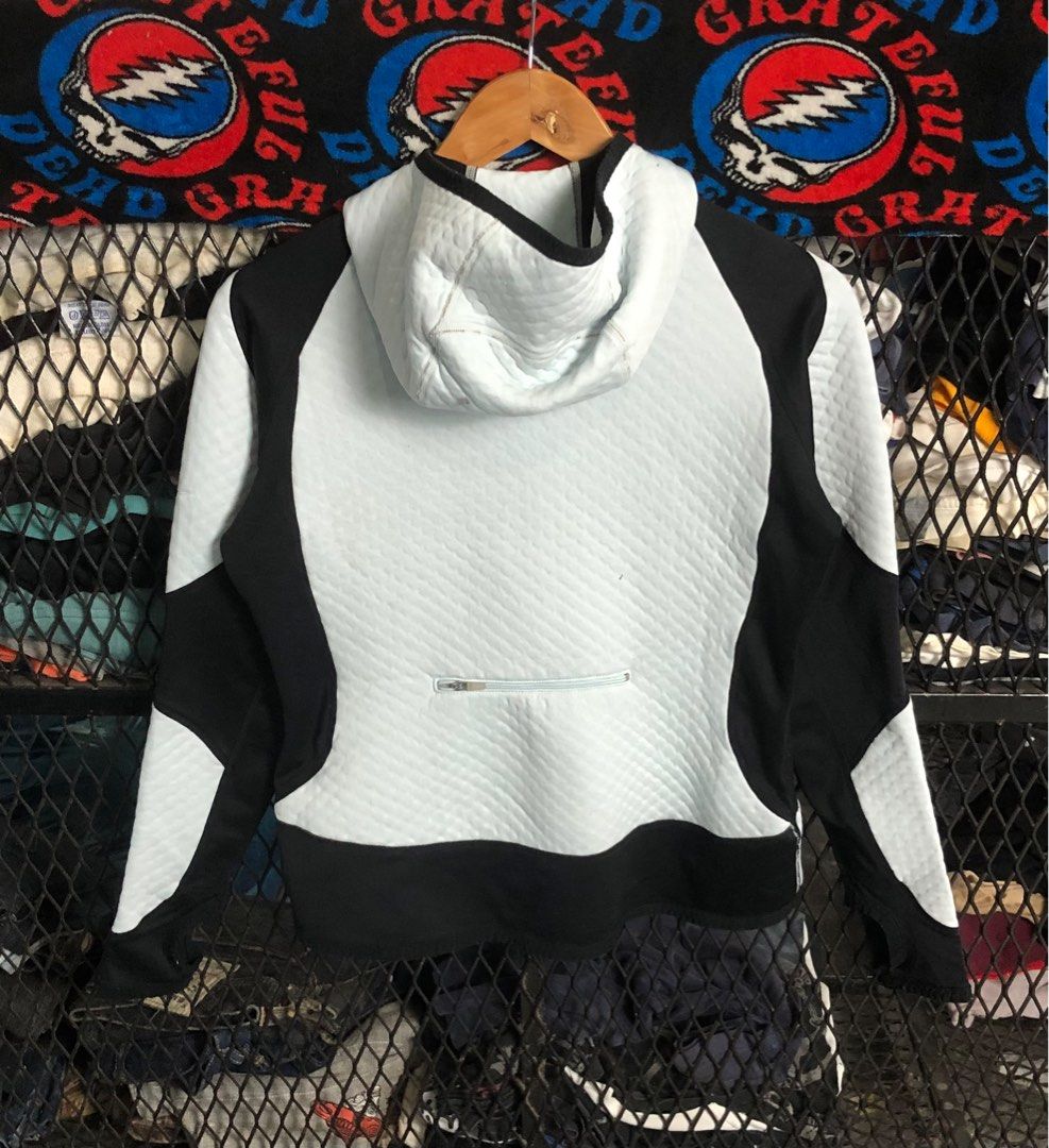 Nike sphere jacket, Women's Fashion, Coats, Jackets and Outerwear on ...