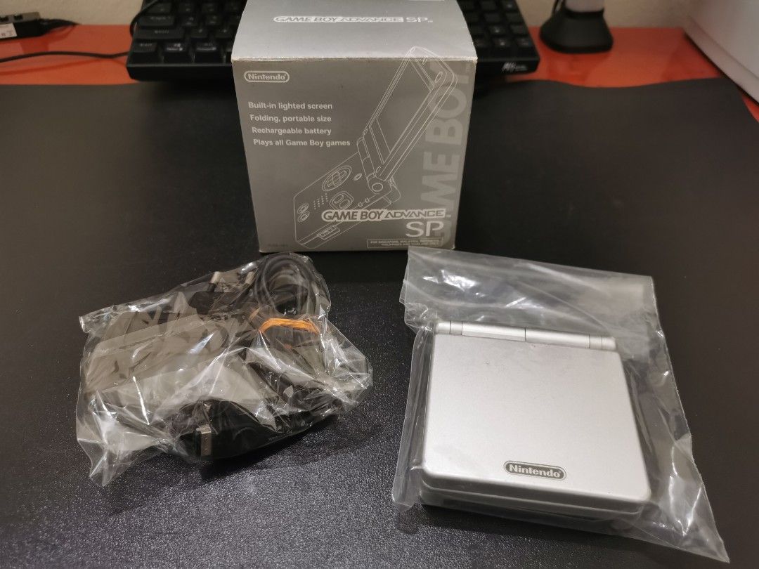 Nintendo Game Boy Advance SP Silver (AGS-001) with Box & Charger, Video Gaming, Video Game ...